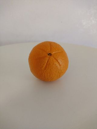 Arancia in marmo di Carrara