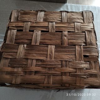 Cesta con coperchio in legno (corteccia)