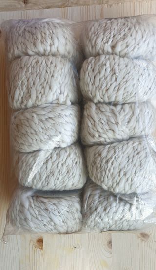 10 GOMITOLI LANA BEIGE MERINOS 60%