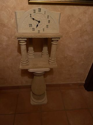 colonnina con orologio