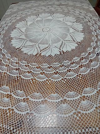 Tondo uncinetto sardo a mano bianco