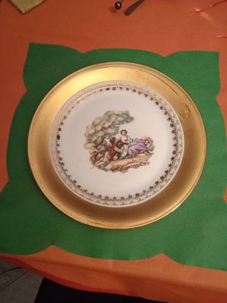 Piatto decorazione bordi dorati
