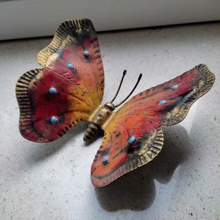 Farfalla in metallo smaltato