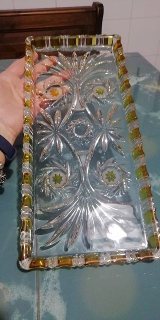 Vassoio in vetro pressato vintage