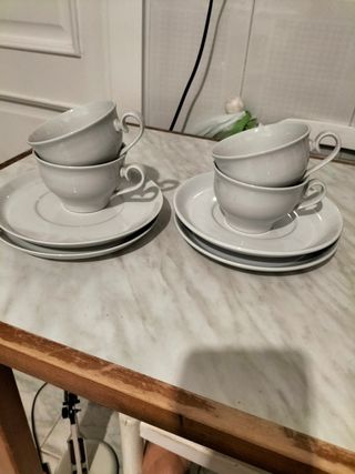 4 tazze da tè con piattino