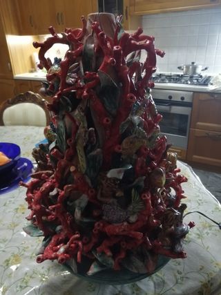 Lampada vietri sul mare fondale marino