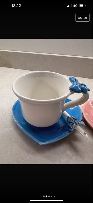 Tazze con fiocco con piatto a forma di cuore