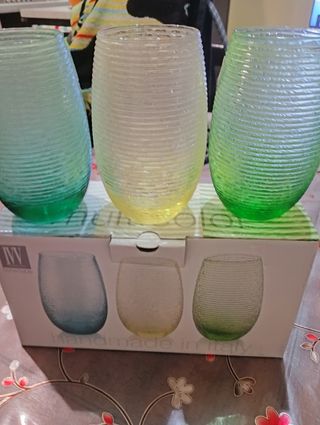 Bicchieri in vetro colorato