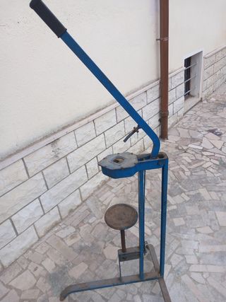 Tappatrice per tappi di sughero