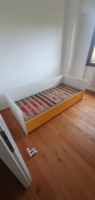 Letto singolo con doghe in legno 90 × 207