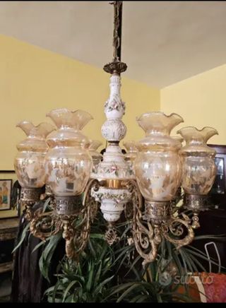 Lampadario vintage bronzo capodimonte e