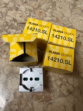 PRESE SCHUKO UNIV. Vimar Plana Silver