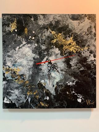 Orologio in acrilico e resina epossidica