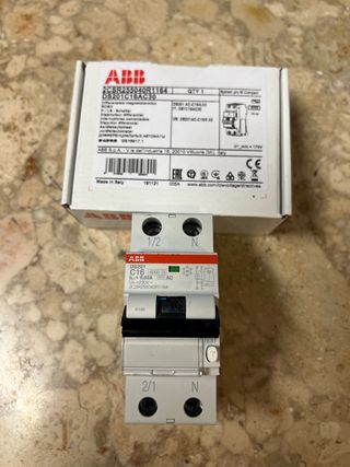 Interruttore ABB DS201 C16 AC30 6kA