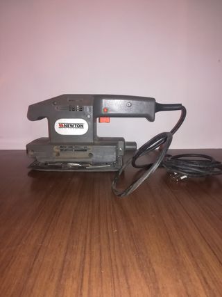 LEVIGATRICE ORBITALE NEWTON, POTENZA 135 W