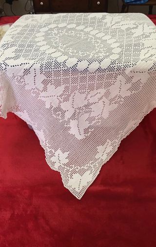 copritavolo ad uncinetto