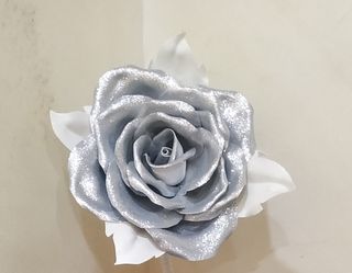 Rosa gigante in gomma Eva