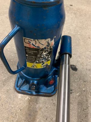 Pistoncini per sollevamento