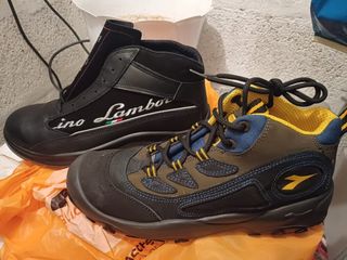 Scarpe antionfprtunistiche nuove .