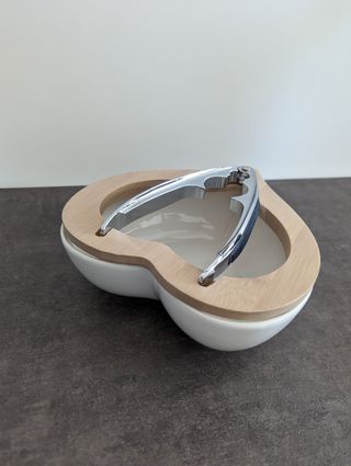 Ciotola con schiaccianoci