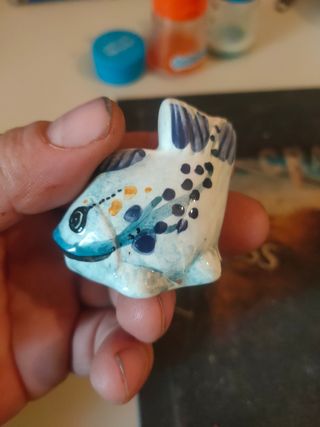 Piccolo pesce in ceramica