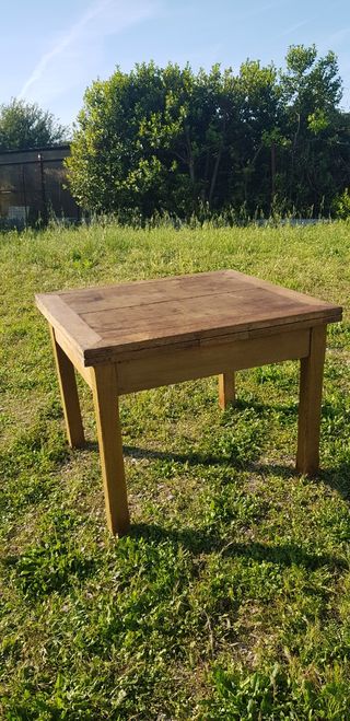 Tavolo in legno massello