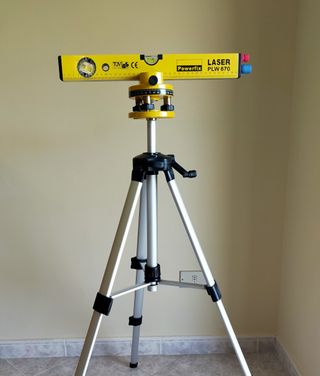 Livella con puntatore laser