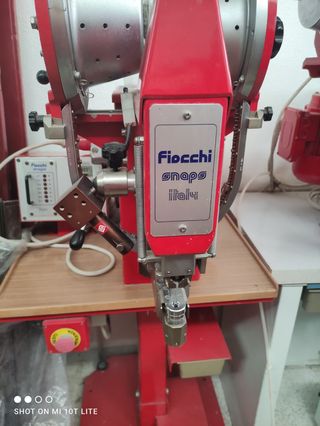 Macchina Fiocchi automatica per bottoni
