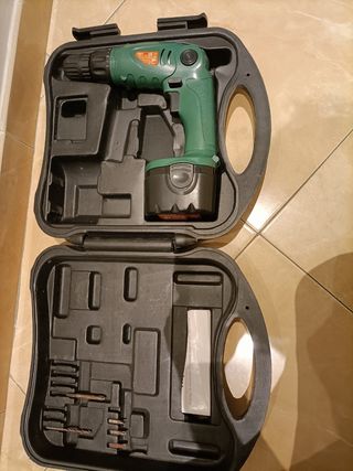 Avvitatore , trapano piccolo.