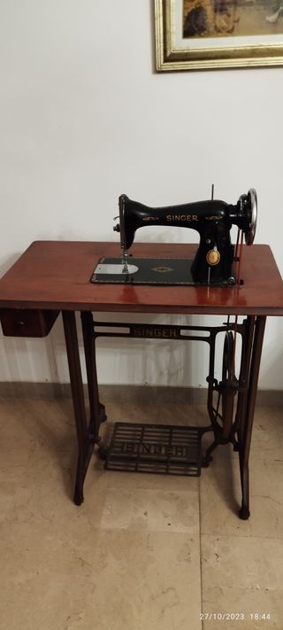 Macchina per cucire anni 50
