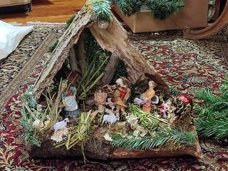 Oggetto natalizio. Presepe fatto a mano