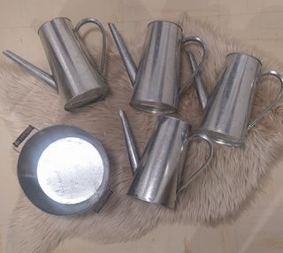 Set 4 annaffiatoi più ciotola