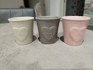 Tazzine di ceramica colorate