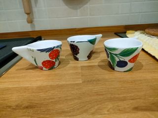 3 tazzine porcellana decorate a mano