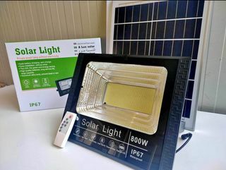FARO SOLARE 800W CON PANNELLO TELECOMANDO STAFFA