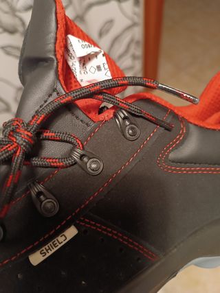 Scarpe antinfortunistiche