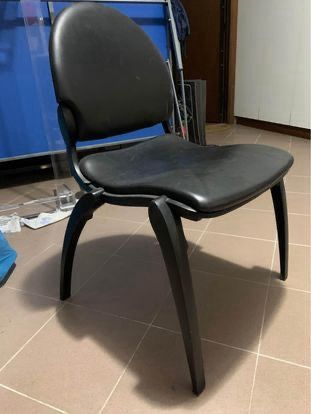 sedie da ufficio in pelle nere