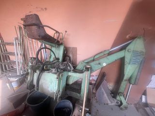 Retroescavatore da trattore