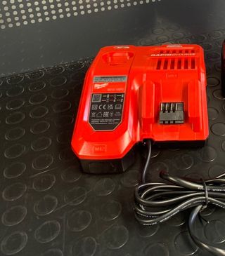 caricabatterie milwaukee M18/M12 nuovo