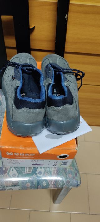 Scarpe antinfortunistiche nuove