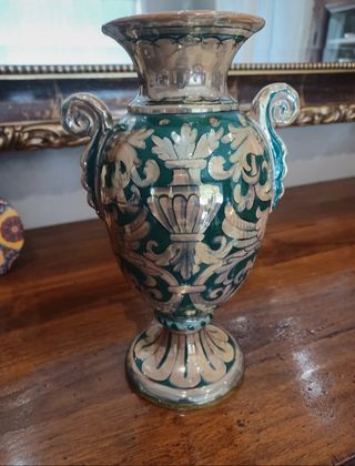 Vaso a lustro stile gualdo tadino