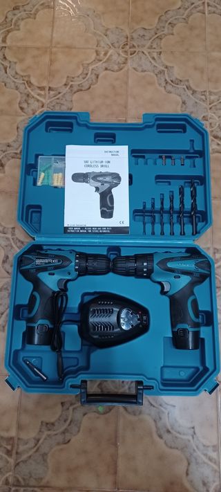 2 Trapani avvitatori con batterie