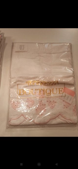 Asciugamani marchio Avon