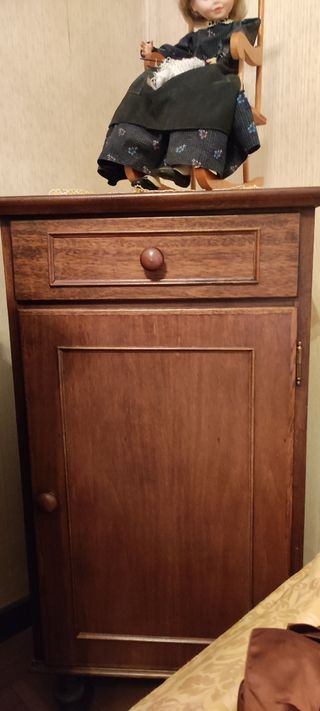 Mobiletto porta lampada/oggetti 48x41,5x95cm c.ca