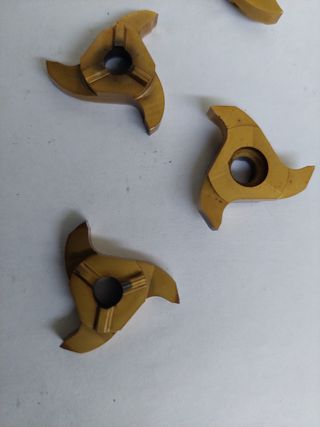 UTENSILE METALLO DURO CANALE.