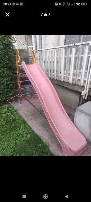 Scivolo e altalena da giardino