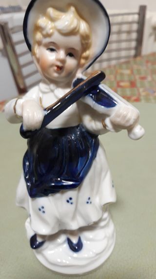 Capodimonte violinista