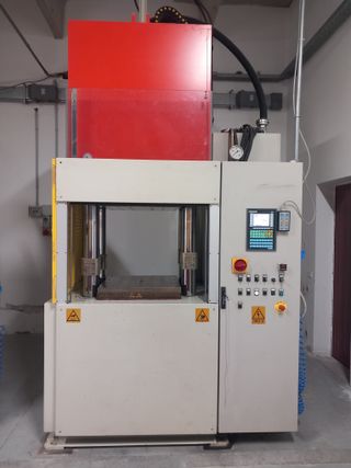 Pressa a compressione con 300 Ton Campana vuoto