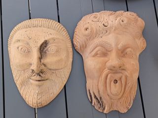 Maschere in terracotta