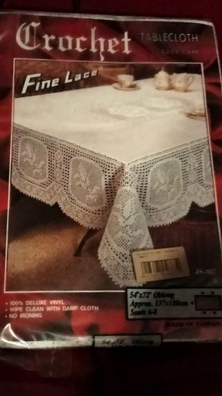 Tovaglia in pizzo 180x137 cm